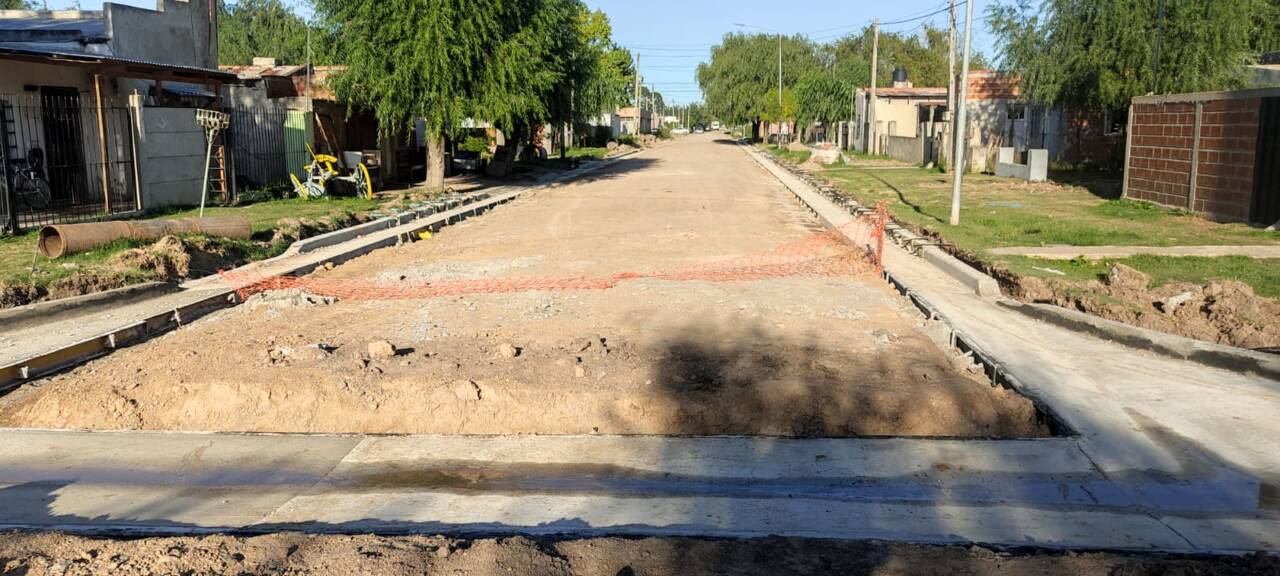 Construcción de cordón cuneta - Municipalidad de Dolores